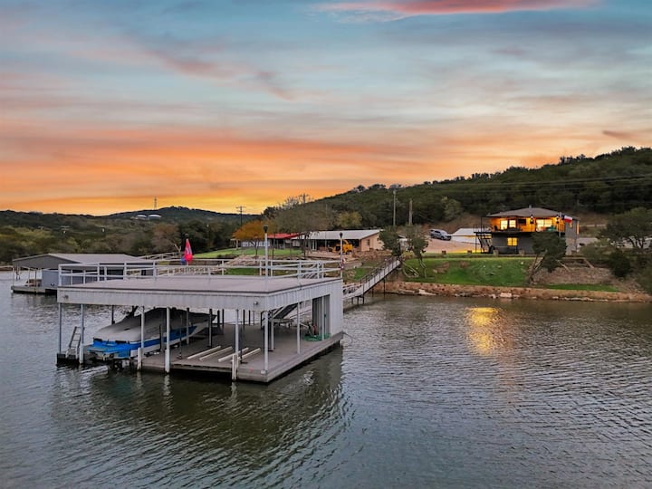 Sunset Bluff @ Pk | Dock And Hot Tub! Sleeps 12 - Possum Kingdom Lake, TX