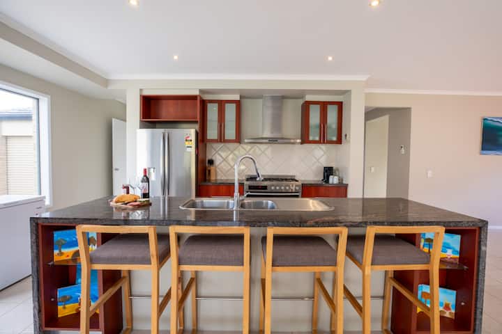 Daintree Family Getaway, Huge Yard, A/c, Heating - Geelong