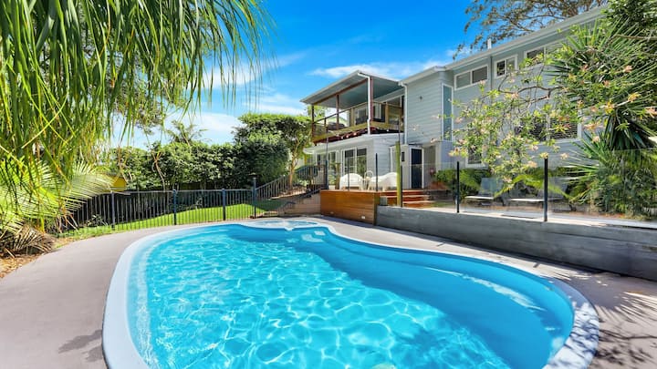 Banksia House | Pool, Wifi | Accom Holidays - Terrigal