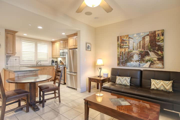 Coastal Mountain View Retreat At Valentina Suites - Pismo Beach, CA