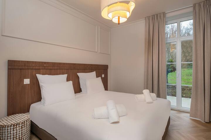 L’horloge Hotel - Family Deluxe Terrace Apartment - Chessy