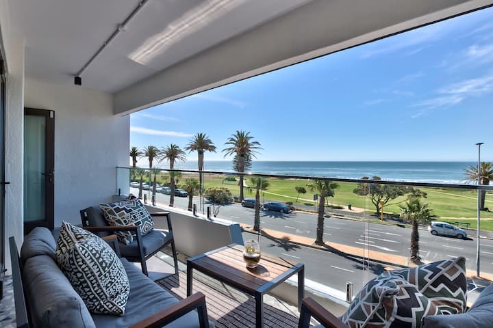 Super Family Pad With Sensational Sea Views - Camps Bay