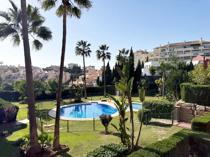 Modern Mijas Retreat – Pool, Terrace & Near Golf - Calahonda