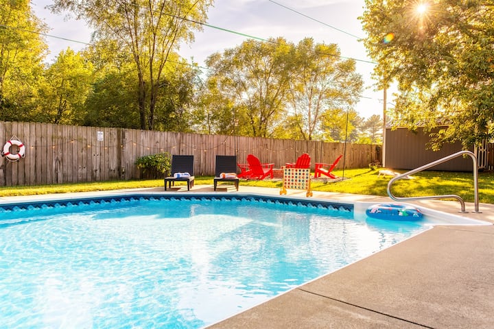 Pool & Play | Hot Tub, Ping Pong, Nintendo Switch - Stevensville, MI