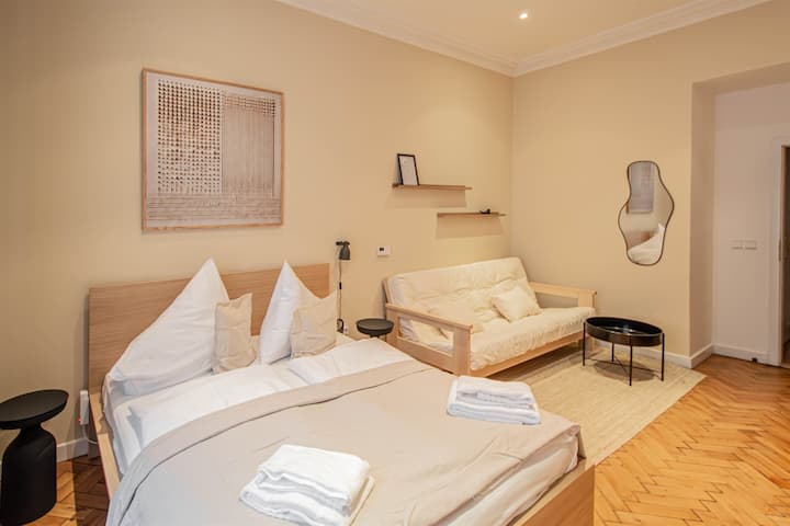 Radost Suite - 3bdr By Main Train Station 02 - Prague
