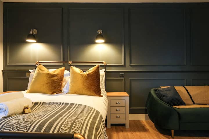 The Willow - Studio 27 - Bristol