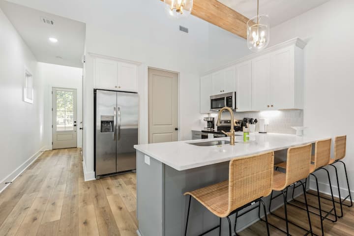 New Cottage Near Sports Complex W/ King Beds - Splash Pad, Broussard