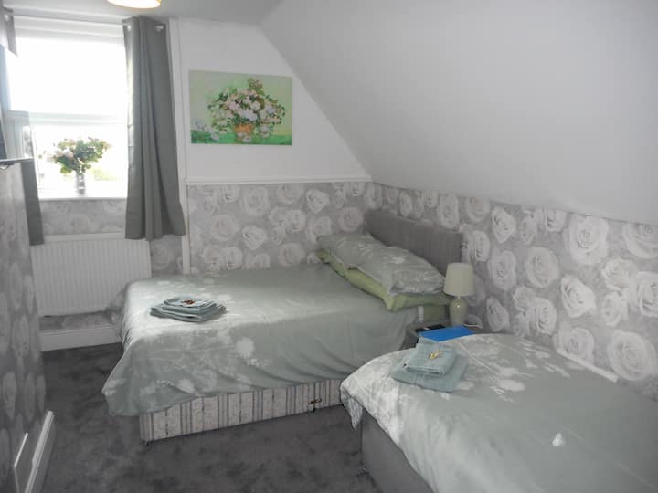 Twin-top Floor-standard-sdb Privée - Weymouth