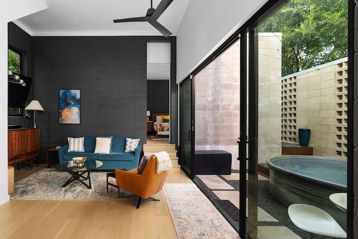 Casa Luna Modern Retreat With Private Cowboy Pool - Austin, TX