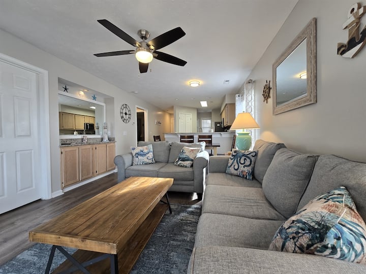 River Oaks Condo-king Bed, Balcony, Pools+hot Tub - Myrtle Beach, SC