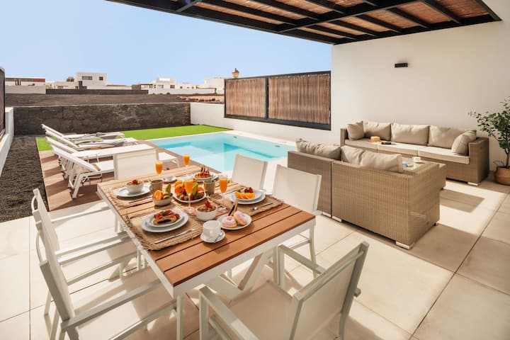 Tarazet 1 By Buenavilla Modern Townhouse With Pool - Playa Blanca