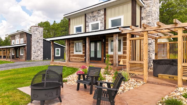 Cabin 5 (2-bed, Modern-luxury W. Hot Tub) - Canaan Valley, WV