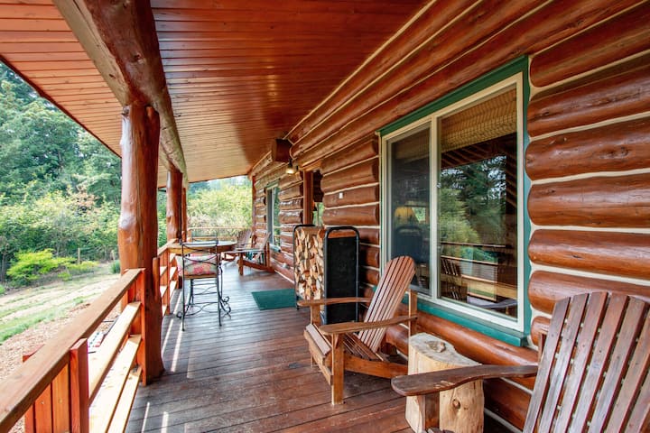 The Log Cabin - Haven In The Woods Near Stevenson - Beacon Rock State Park, Stevenson