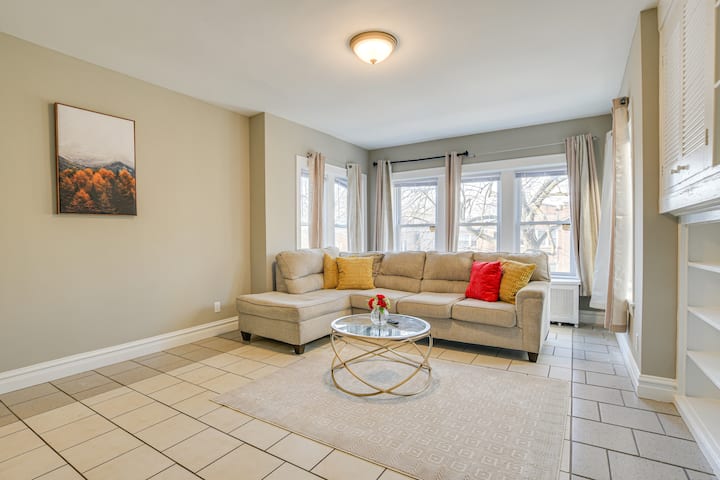 Walk To Devon Avenue & Warren Park: Chicago Apt! - Northwestern University, Evanston