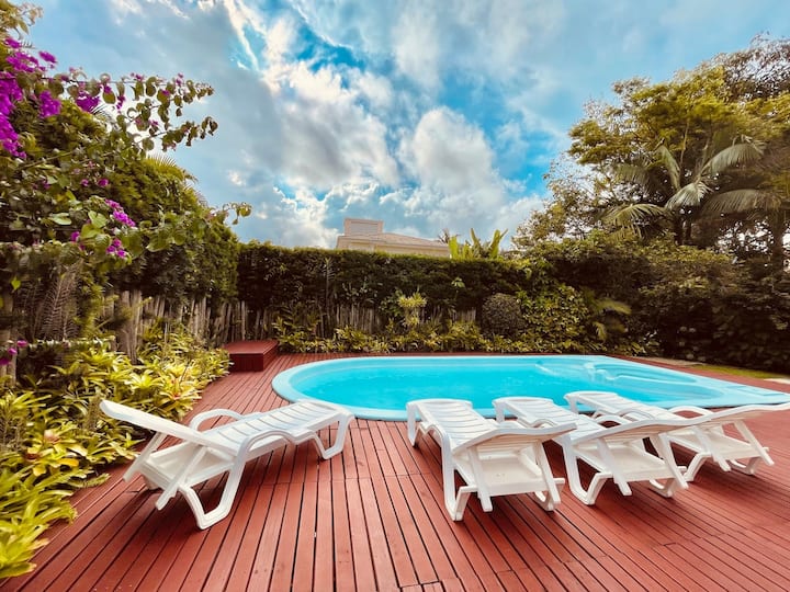 Casa Oásis | Jurerê |400m Do Mar |6 Qtos Com A/c - Florianópolis