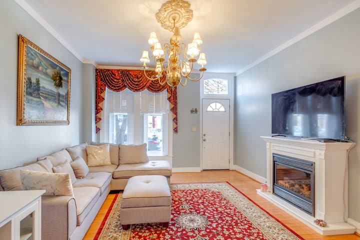 1 Mi To Dtwn: Townhome W/ Patio In Baltimore! - Baltimore, MD