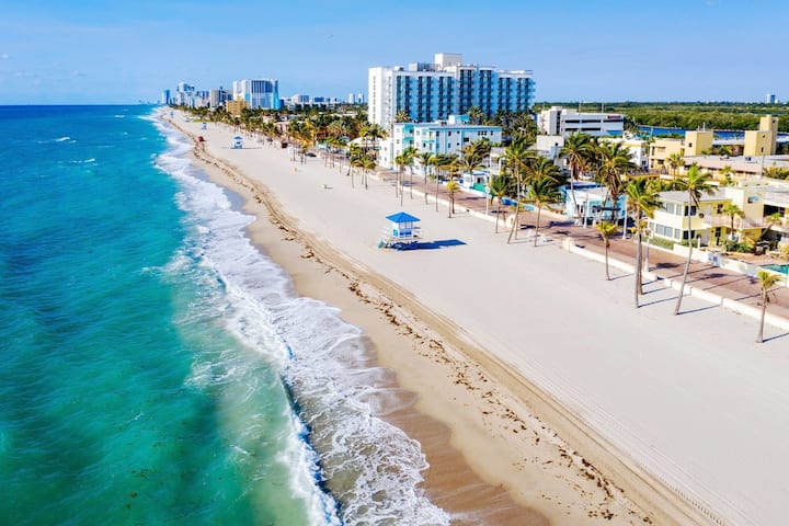 Seaside Beach House - Hollywood, FL
