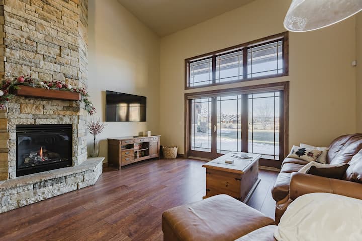 Luxury Condo, 3 King Beds, Convenient Location - Pagosa Springs, CO