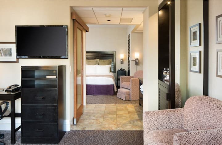 Chic Feel With Natural Influences - Coronado