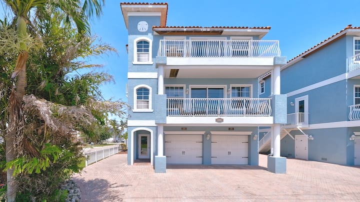 Sand Dollar Villa In Bradenton Beach - Bradenton Beach, FL