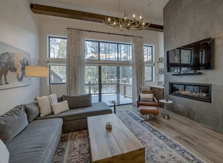 Breck Luxe Chalet |Walk To Slopes And Downtown - Breckenridge, CO