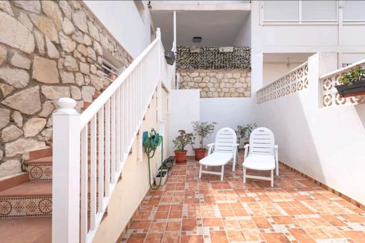 Spacious 3 Bedroom Flat-4min To Albufereta Beach - Alicante
