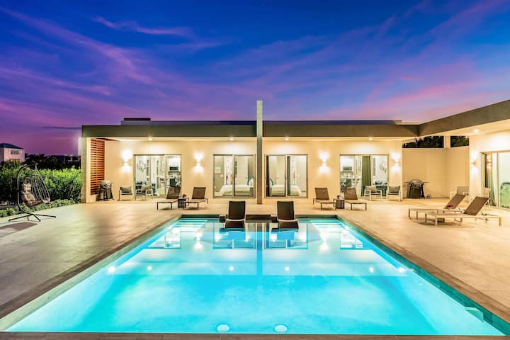 Long Bay Modern Suite | Pool, Beach Access & Bbq - Turks and Caicos Islands