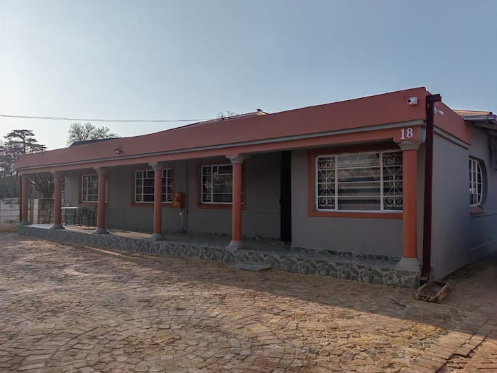 Self Catering Lux Room 2 - Meyerton
