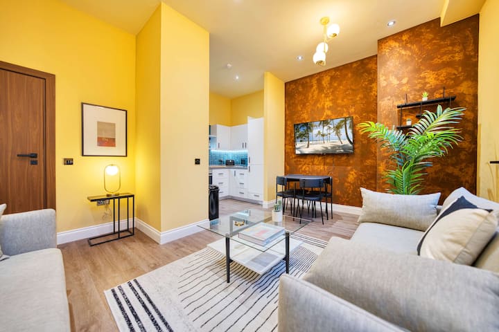 Grand Central Station 2 Bed Apartment (A1) - Glasgow