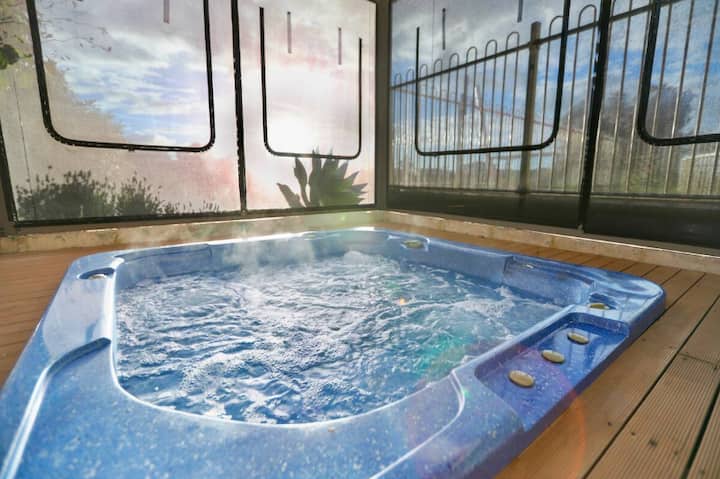 Tiki Waterfront Resort - Spa, Sauna, Jetty - Mandurah