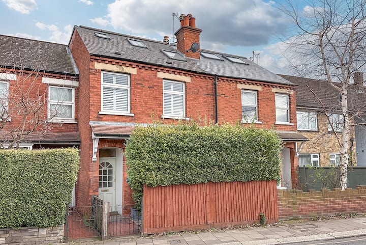 Stylish 3-bed House In Brentford, Near Richmond - Hounslow