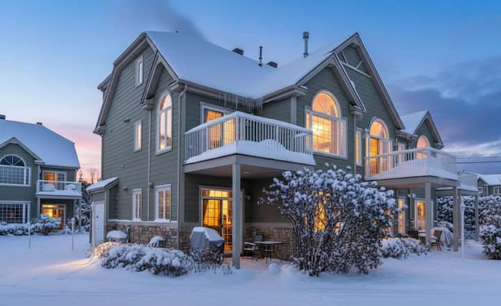 Piscine Creusé |&nbsp;Condo Spacieux  | Horizons - Saint-Sauveur