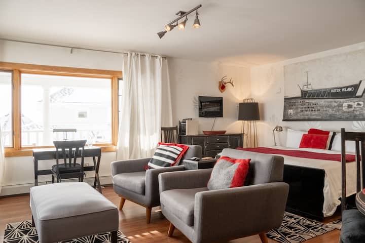 Copper Crown Retreat With Lake Superior Views - Bayfield, WI