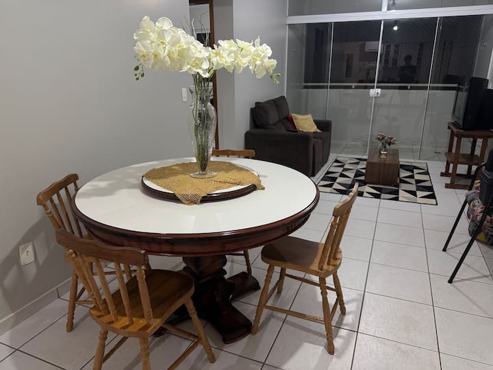 Apê No Centrão De Toledo Com Garagem E Tv Smart - Toledo