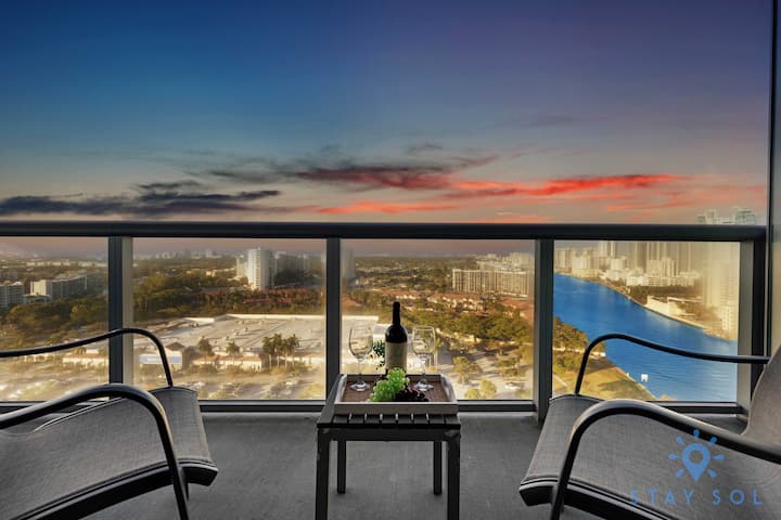 Modern Stylish 2br With Balcony - Hallandale Beach, FL