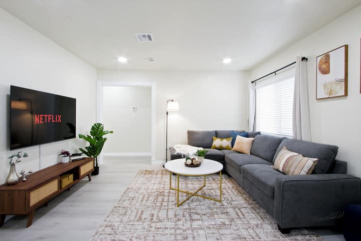 Plush 3br Home + Near Dtla And Parks #Travelsgv - Alhambra, CA