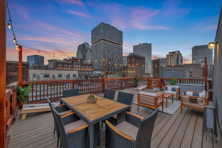 Lofts On 4th Penthouse | Sleeps 14 | 2 Units - Cleveland