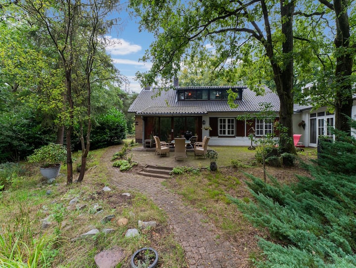 Maison De Vacance De Conte De Fée Dans La Forêt - Turnhout