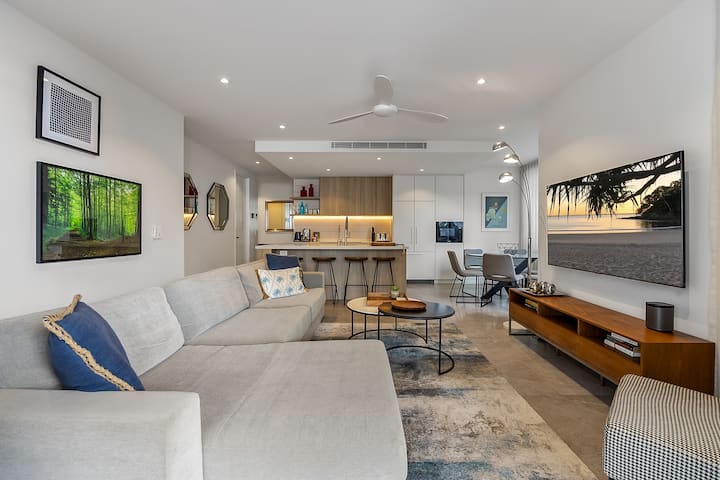 Coastal Bliss: 3-bedroom Retreat With Pool - Coolum Beach