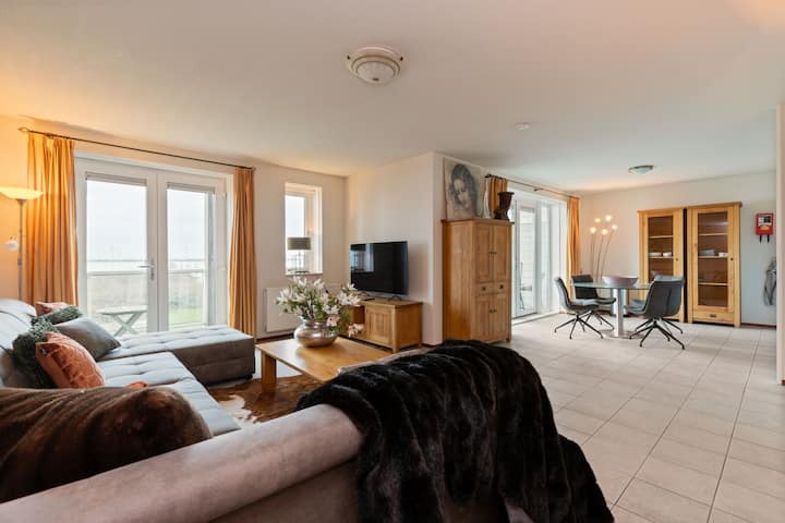 Luxury 2 Bedroom Apartment With Terrace - Hellevoetsluis