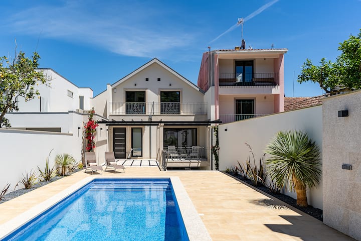 Villa 255 - Luxury Townhouse In The Heart Of Camin - A Guarda
