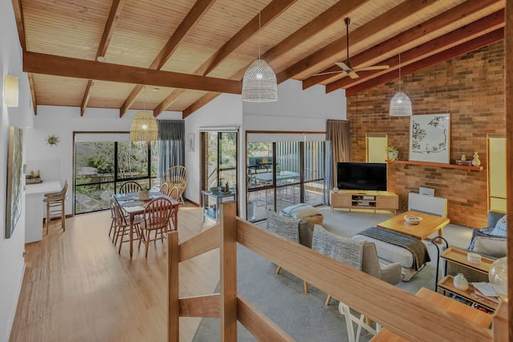 Swell Seeker’s Rest - Sleeps 6 - Deck & Firepit - Ocean Grove