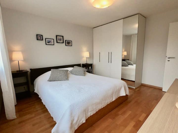 179 * Comfortable, Sunny, Quiet, Good Location And - Lausanne