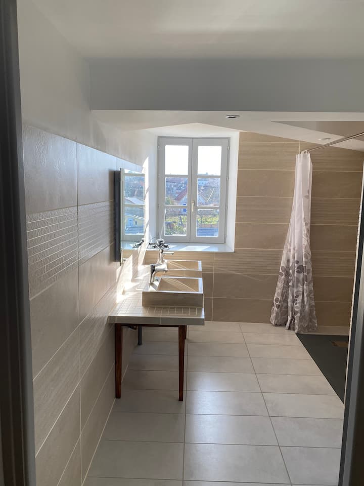 Chambre Margueritte Dans Château Camus - Montmarault