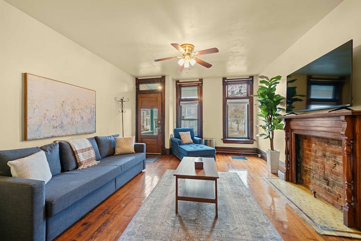 Vino & Vibes Villa - Columbus, OH