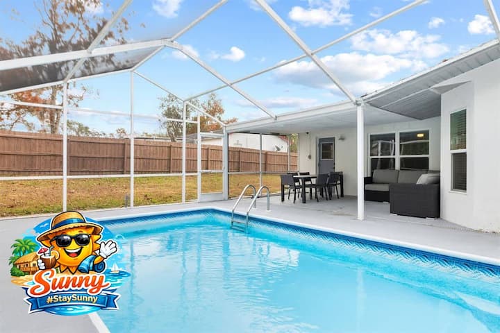 Stunning Golf Course House W/ Private Pool - Weeki Wachee, FL