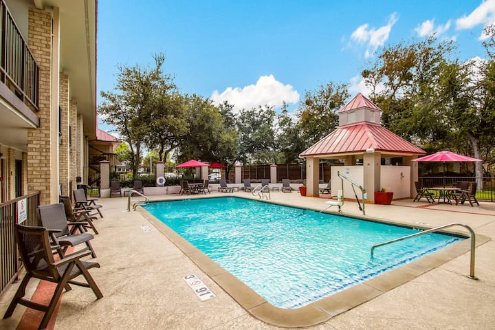 Cozy Room Ideal For Couple Stay W/ Pool Access - Dallas