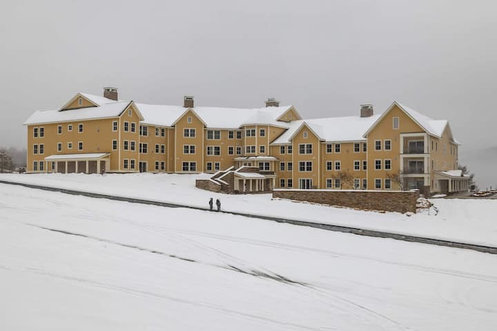 Serene 1-br Ski-in/ski-out Retreat On Okemo Mtn. - Ludlow, VT