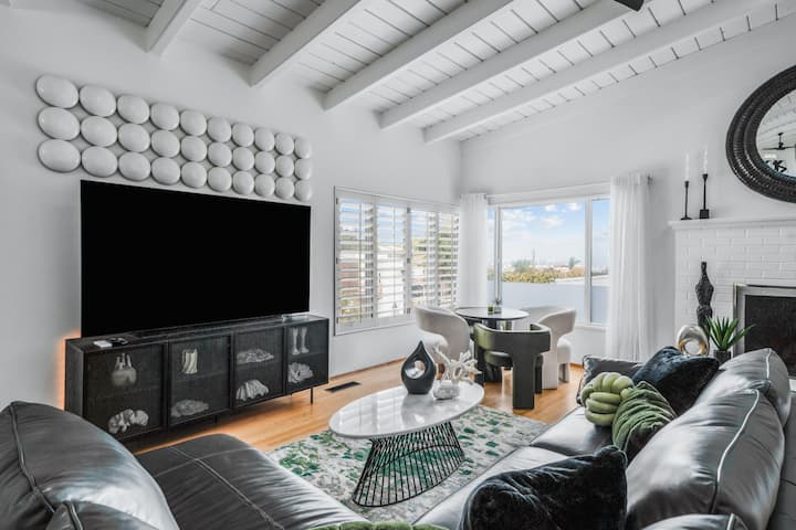Point Loma 4 Bedroom|skyline Views + Family-ready - San Diego, CA