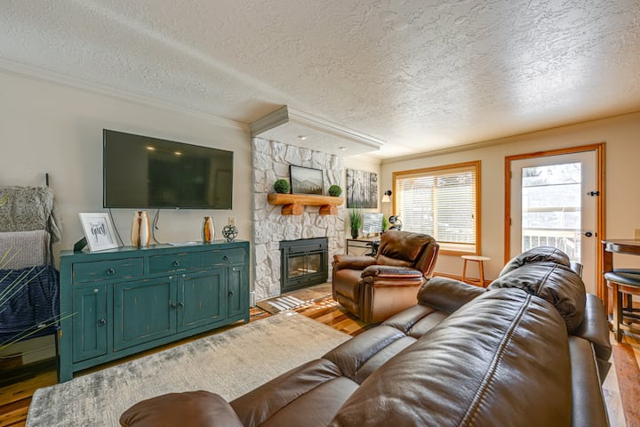 Walk To Giant Steps: Mtn Retreat W/ Hot Tub Access - Brian Head, UT